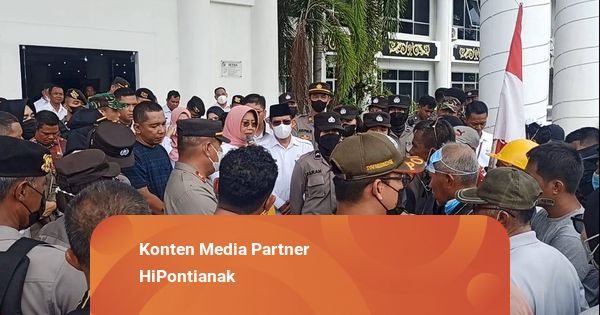 Demo Warga Mendalok, Bupati Erlina: Perbaikan Jalan Sudah Dianggarkan di APBD | kumparan.com